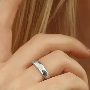 SPERO LONDON Sterling Wide Hammered Ring - Silver