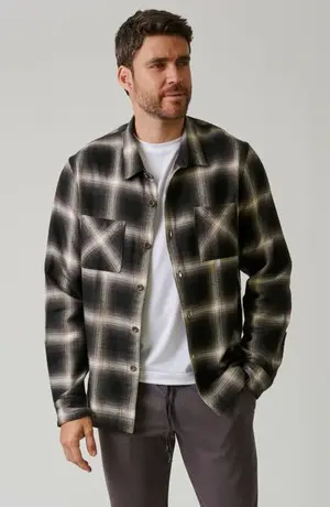 LEISURE LAB Coyote Flannel Button Up