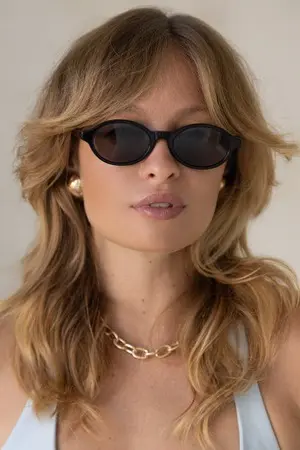 FREYRS EYEWEAR Zoe Oval Sunglasses - Black