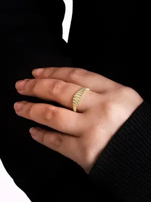 DEVATA Ribbed 14k Gold Ring