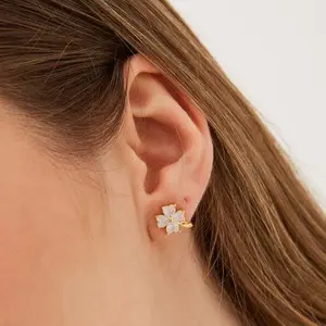 SPERO LONDON Four Leaf Clover Stud Earrings - Gold