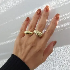 SPERO LONDON Dome Crescent Ring - Gold