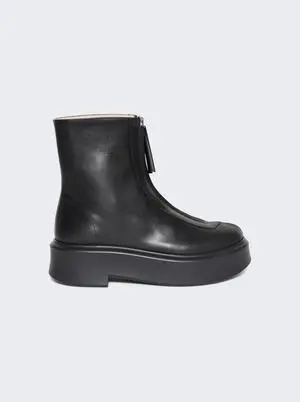 THE ROW Zipped Boots - Black