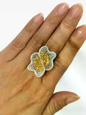 HYT JEWELRY 18k Gold Diamond Statement Ring - Silver