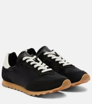 Le Monde Beryl Slim Runner Sneakers - Black