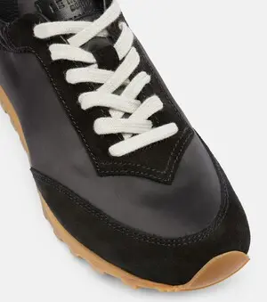 Le Monde Beryl Slim Runner Sneakers - Black