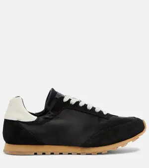 Le Monde Beryl Slim Runner Sneakers - Black