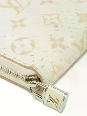 LOUIS VUITTON Zippy Wallet - White