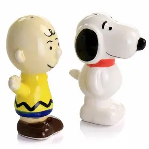 PEANUTS Classical Pals Charlie Brown And Snoopy Figurine Salt And Pepper Shaker Set