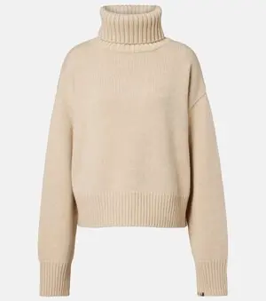 Extreme Cashmere N°434 Crop Xtra Cashmere Turtleneck Sweater - Beige