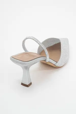 PROLOGUE SHOES Pointed-toe Pumps - Silver