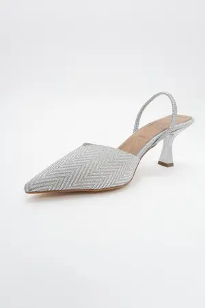 PROLOGUE SHOES Pointed-toe Pumps - Silver