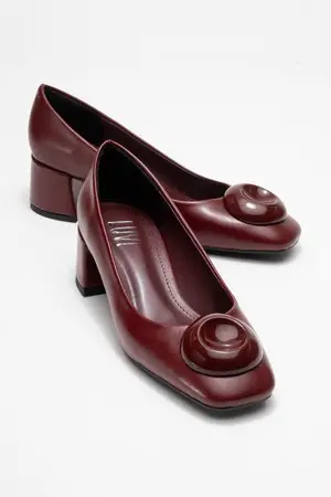 PROLOGUE SHOES Mila Buckle Square Toe Block Heel Pumps - Burgundy