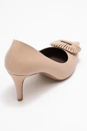 PROLOGUE SHOES Buckle Pointed-toe Pumps - Beige