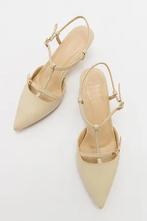 PROLOGUE SHOES Pointed-toe T-bar Pumps - Beige