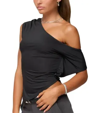 EDIKTED Asymmetric Off Shoulder Top