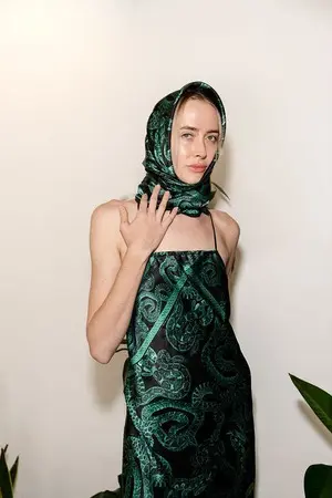 MONZLAPUR Silk Serpent Noir Scarf - Forest Green