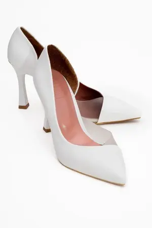 PROLOGUE SHOES Ursula Pointed Toe Pump