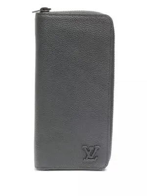 LOUIS VUITTON 2021-2025 Aerogram Zippy Wallet - Grey