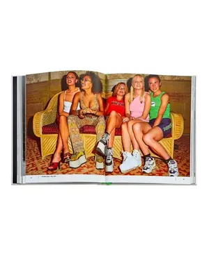 GRAPHIC IMAGE Sneakers: The Classics Leather Bound Book
