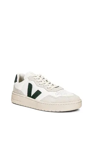 VEJA V-90 Sneaker