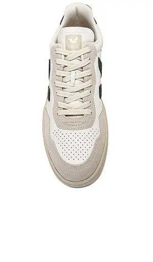 VEJA V-90 Sneaker