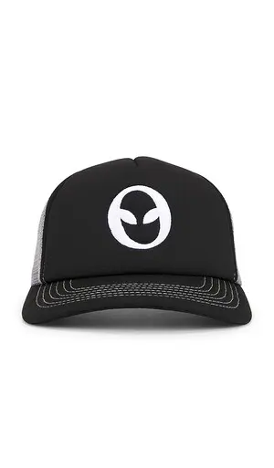NO PROBLEMO Alien-o Trucker Cap - Black