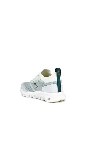 On Cloud 6 Versa Sneakers - Ice & Spirulina