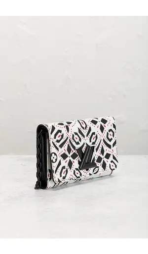 Undefined Louis Vuitton Portefeuille Twisted Wallet On Chain