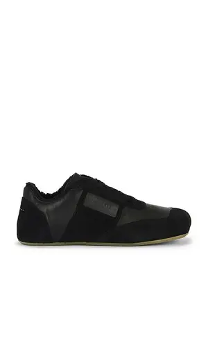 MAISON MARGIELA Low Top Sneakers - Black