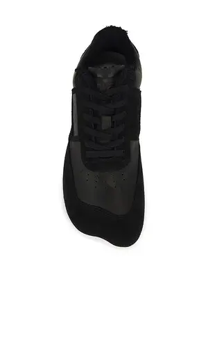 MAISON MARGIELA Low Top Sneakers - Black