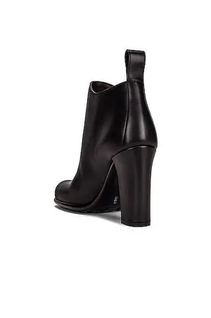 Bottega Veneta Leather Ankle Boots - Black