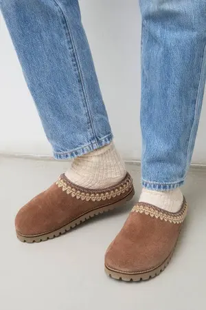 THE SAK Bolinas Suede Clogs - Tobacco Shearling