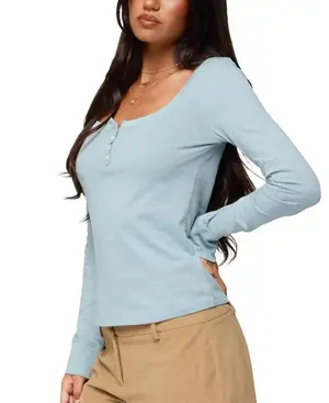 EDIKTED Scoop Neck Henley Top