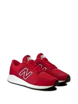 NEW BALANCE 005 Low-top Sneakers