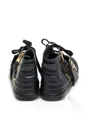 LOUIS VUITTON Logo-plaque Leather Sneakers