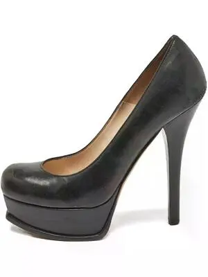Fendi Fendista Leather Pumps