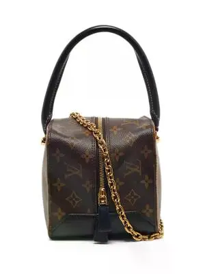 LOUIS VUITTON 2018 Reverse Monogram Canvas Square Tote Bag