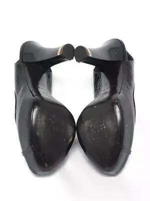 LOUIS VUITTON Vernis Leather Heeled Pumps