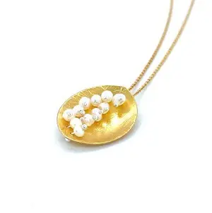 ESIN AKAN Leaf Mars Pearl Necklace