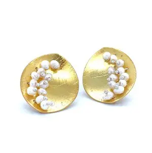 ESIN AKAN Leaf Mars Pearl Earrings