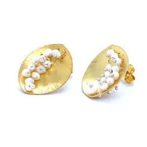 ESIN AKAN Leaf Mars Pearl Earrings