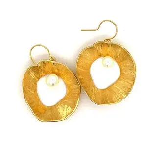 ESIN AKAN Sea & Moon Large Pearl Earrings - Gold Plated