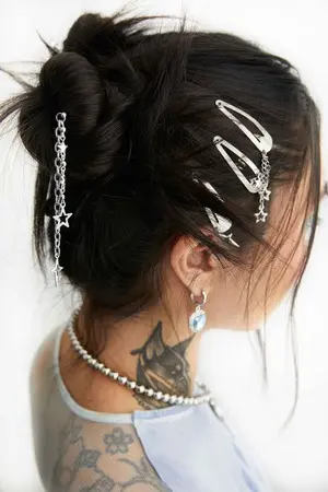 VELVET LUNA Steel Hair Pin With Charm Detail