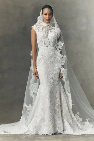 PRONOVIAS X Weddings Eika Lace Cathedral Veil - Ivory