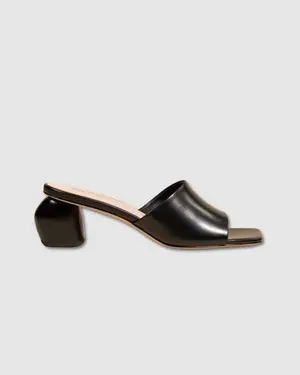 Women's Low-Heeled Mules and Clogs 
