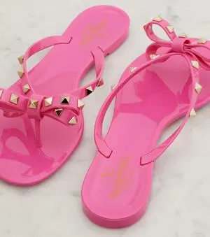 Valentino Garavani Rockstud Bow-detail Thong Sandals - Pink