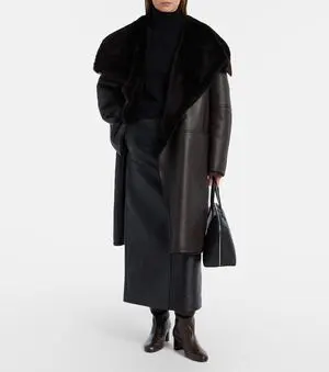 TOTEME Shearling-lined Leather Overcoat - Brown