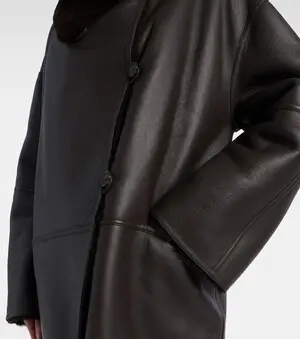 TOTEME Shearling-lined Leather Overcoat - Brown