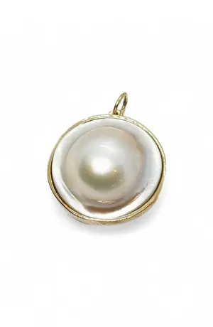 LESLIE PAIGE Mabe Cultured Pearl Charm - Gold/white
